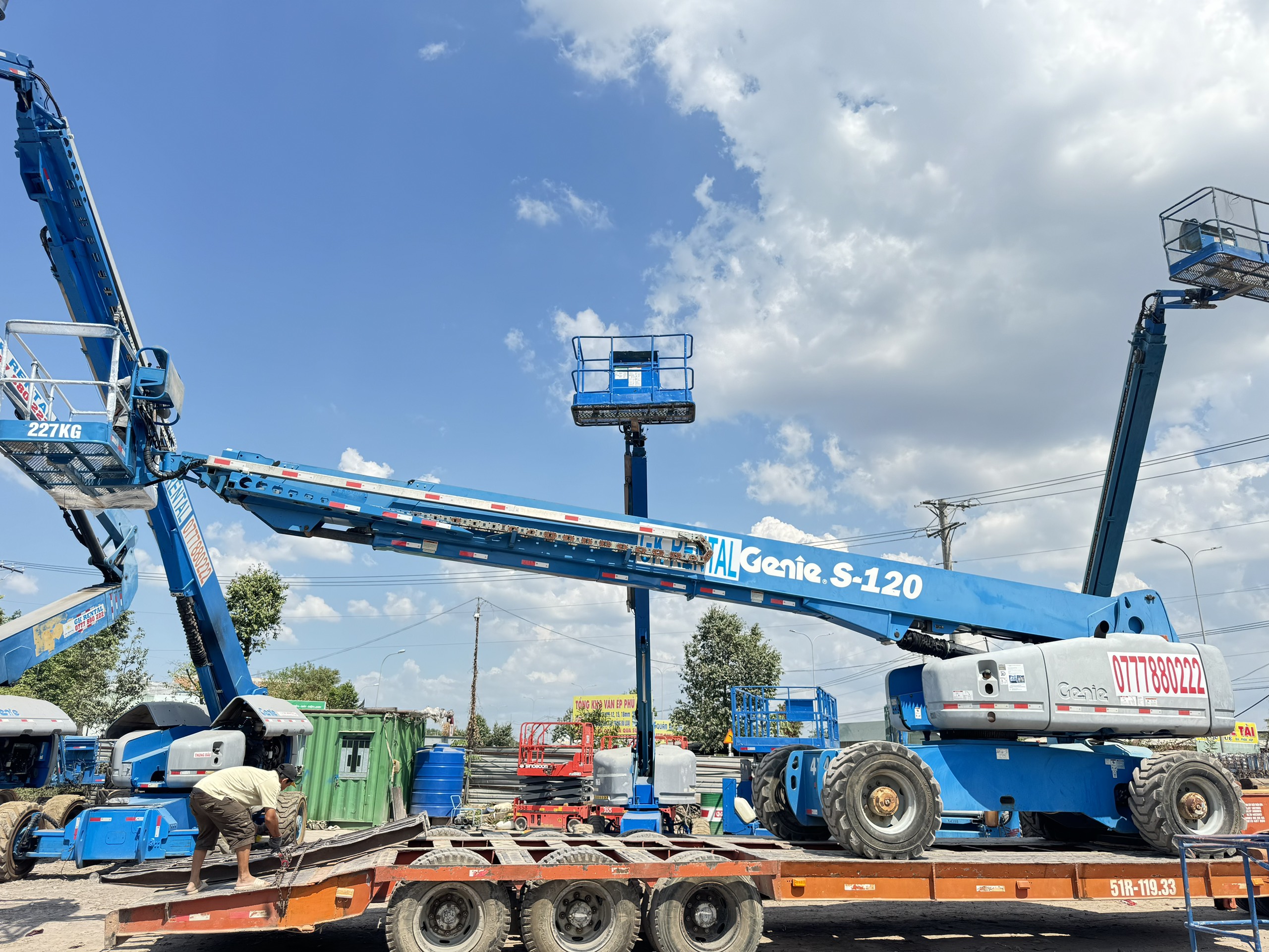 Thuê xe nâng người Genie S-120 cao 38 mét | GK RENTAL